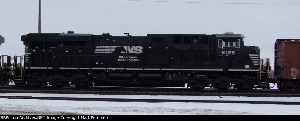 NS 8125